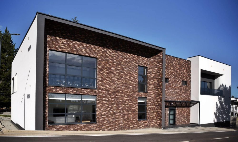 Inaugurohet Qendra Rinore në Deçan - Media Ndertimi